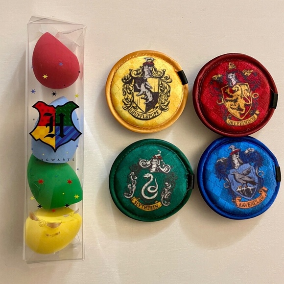 Wizarding World Of Harry Potter | Makeup | Harry Potter Hogwarts Logo ...